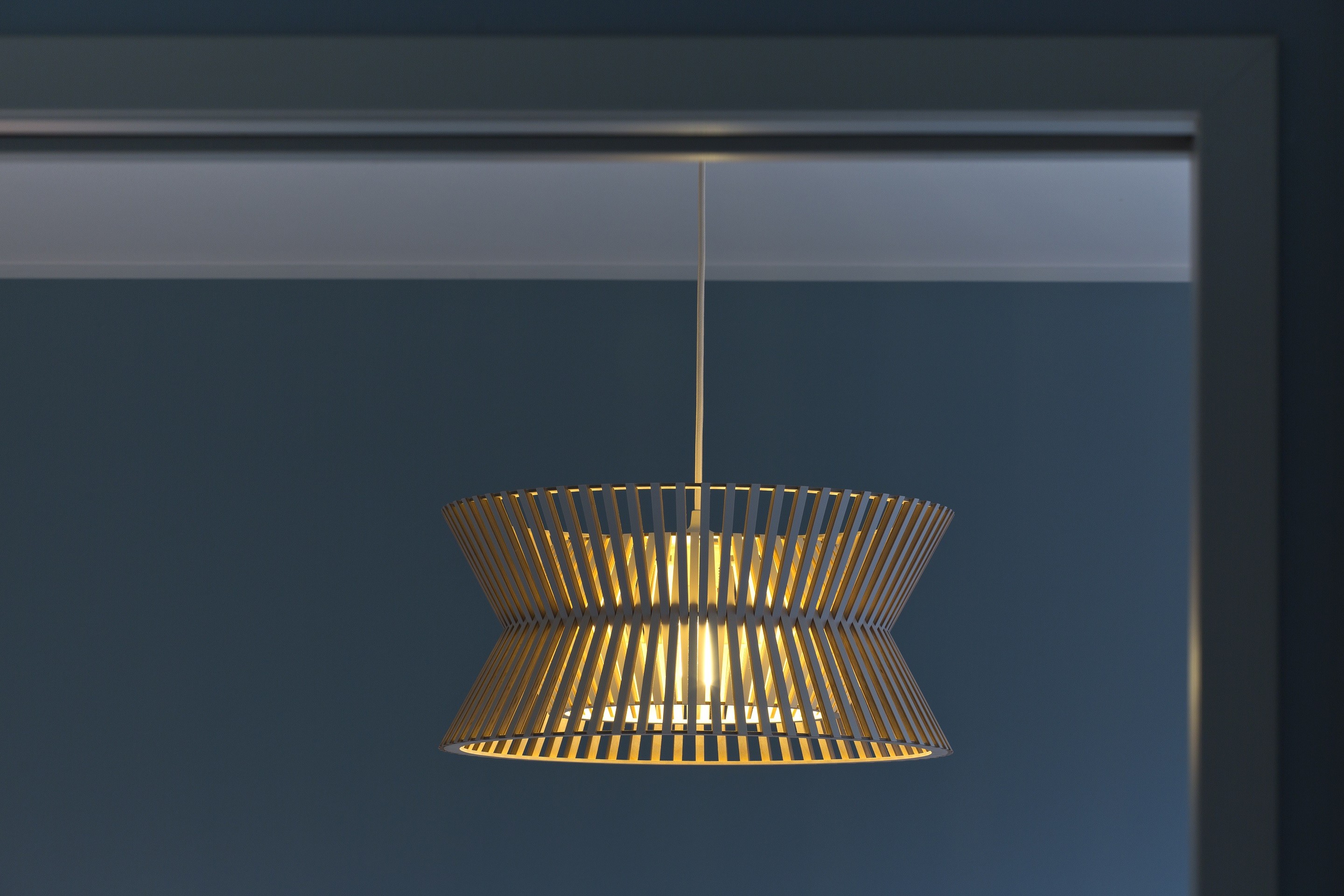 Secto Design KONTRO 6000 riippuvalaisin valkoinen » Wilma Interiör