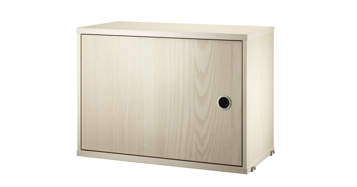 String SYSTEM kaappi, saranoitu ovi, saarni » Wilma Interiör