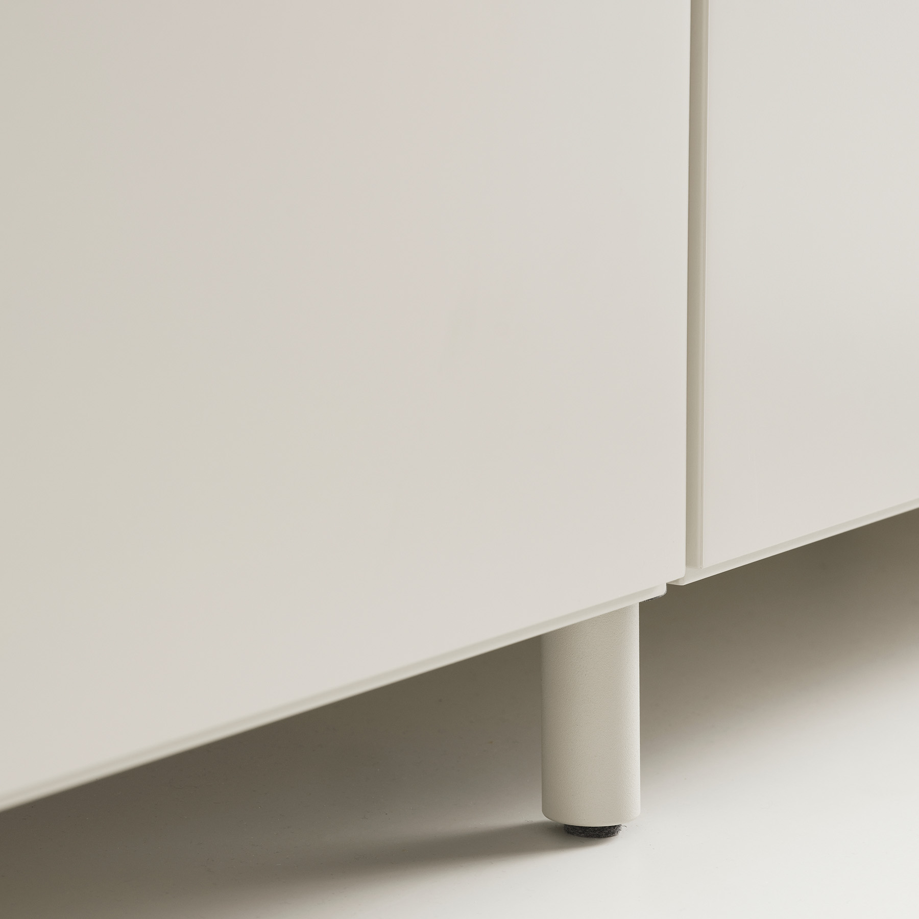 String RELIEF matala laatikosto, beige » Wilma Interiör